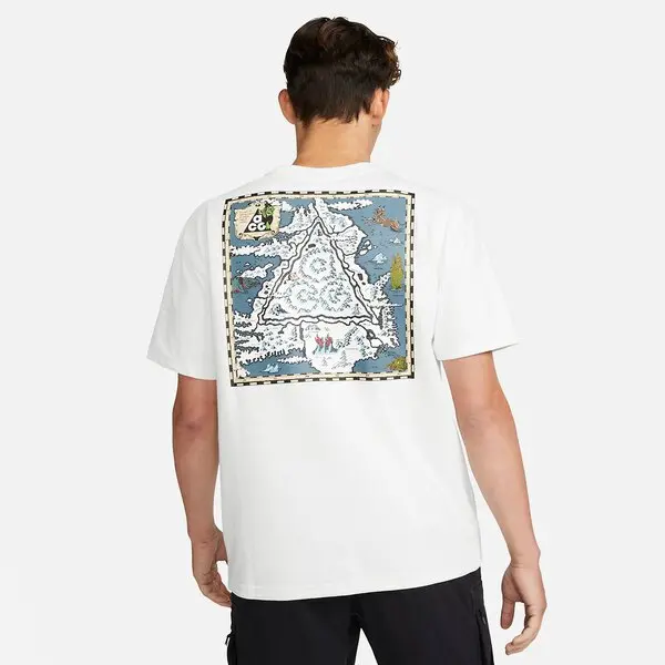 Nike Iceland Map Short Sleeve T-shirt Asia Sizing - Summit White