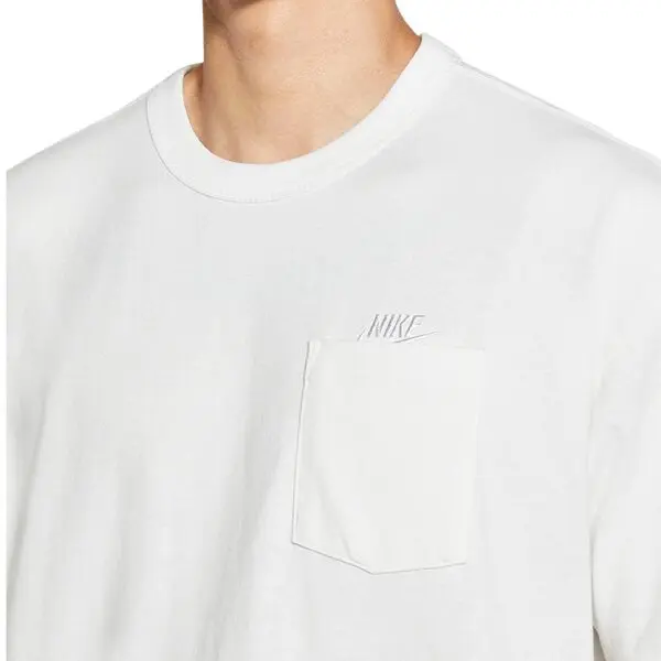 Nike Essential Pocket Embroidered Logo Short Sleeve Tee - White