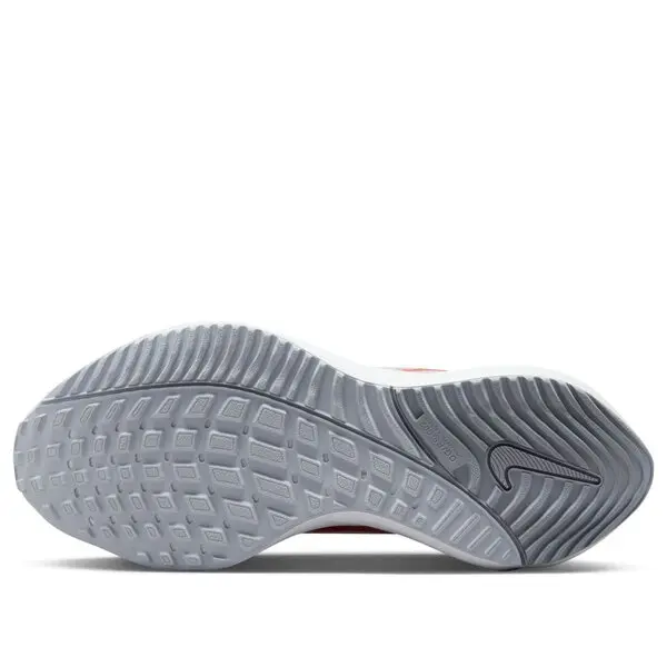Nike Zoom Vomero 16 Athletic Sneakers - Grey/red