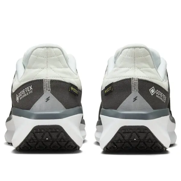 Nike Zoom Winflo Gore-tex Sneakers
