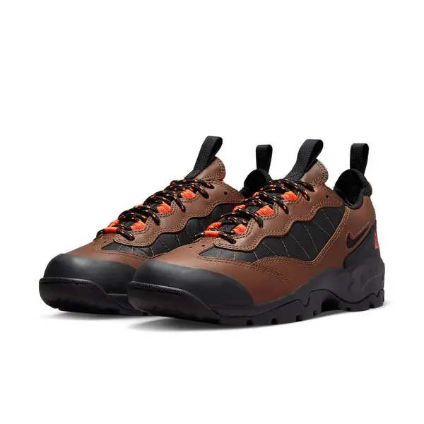 Nike Air Mada Low Top Sneakers - Black/brown