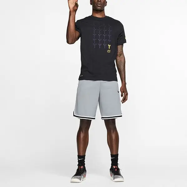 Nike Short Sleeve Graphic Tee