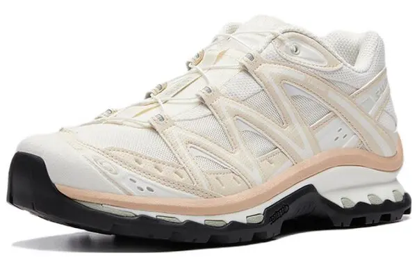 SALOMON Xt-questseries Low Top Sneakers - Beige