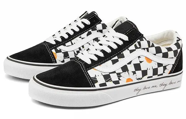 VANS Old Skool Low-top Sneakers - Black/white