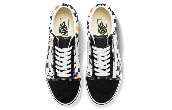 VANS Old Skool Low-top Sneakers - Black/white