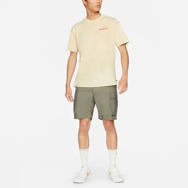Nike Graphic T-shirt - Brown