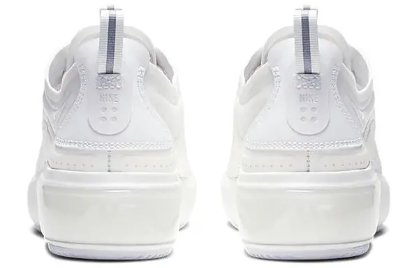 Nike Max Dia Se Athletic Sneakers - White