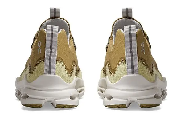 On Cloudaway Sneakers - Bronze/white