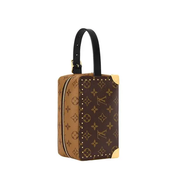 LOUIS VUITTON 26 Locker Dopp Kit