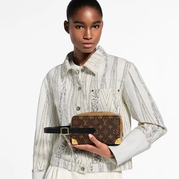 LOUIS VUITTON 26 Locker Dopp Kit