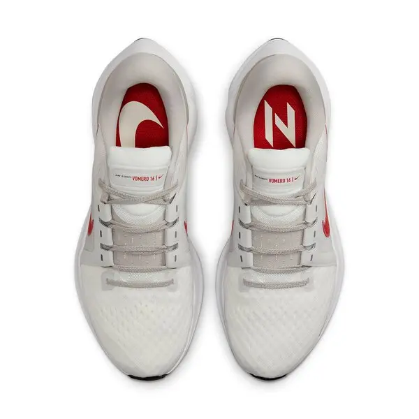 Nike Zoom Vomero 16 Athletic Sneakers