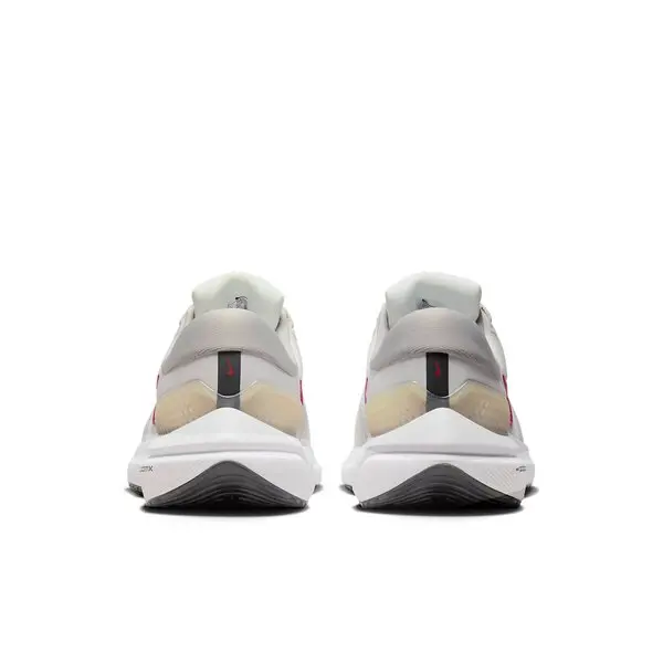 Nike Zoom Vomero 16 Athletic Sneakers