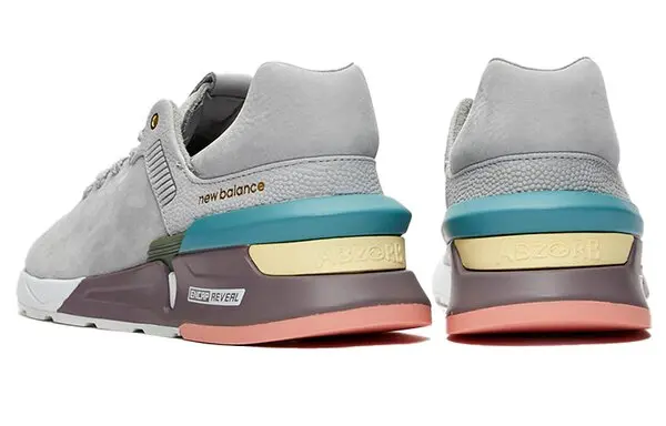 NEW BALANCE 997s Suede Sneakers - Grey