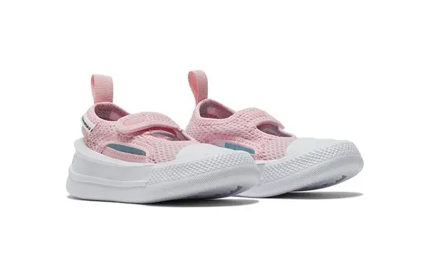 CONVERSE Chuck Taylor Ultra Sneakers