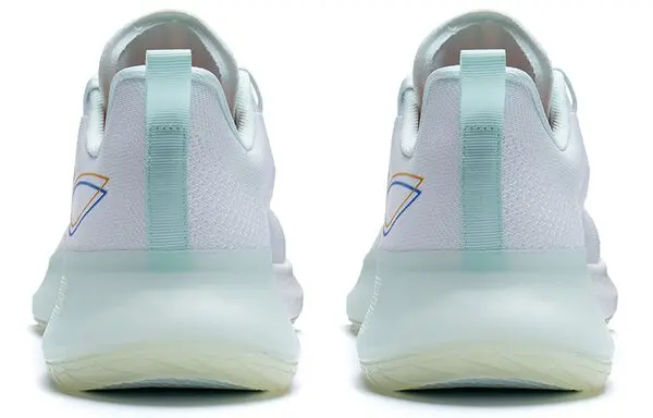 LI-NING No Boundaries 4 Sneakers