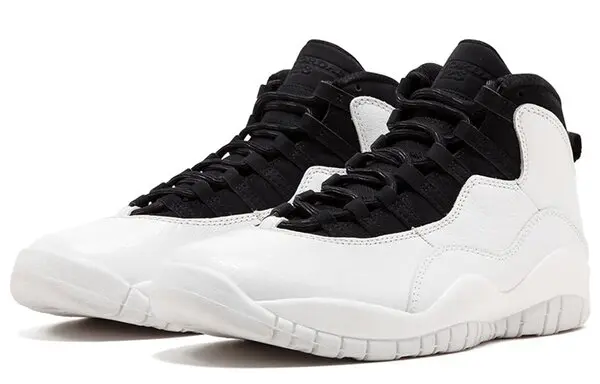 JORDAN Retro High Top Sneakers - White/black