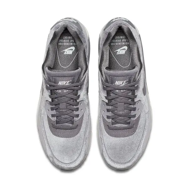 Nike Max 90 Deluxe Sneakers