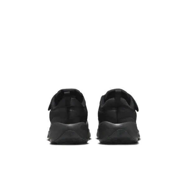 Nike Revolution 7 Sneakers