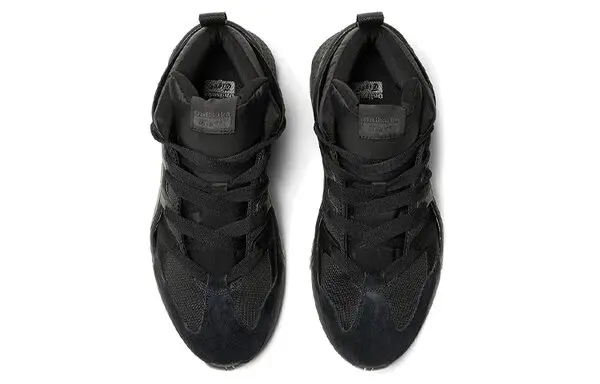 Onitsuka Tiger Big Logo Trainer Puffed Low Top Sneakers - Black