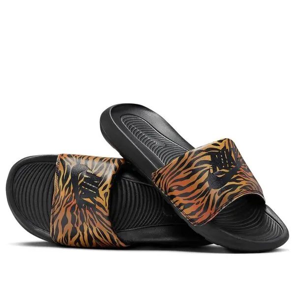 Nike Victori One Printed Slide - Black/chutney