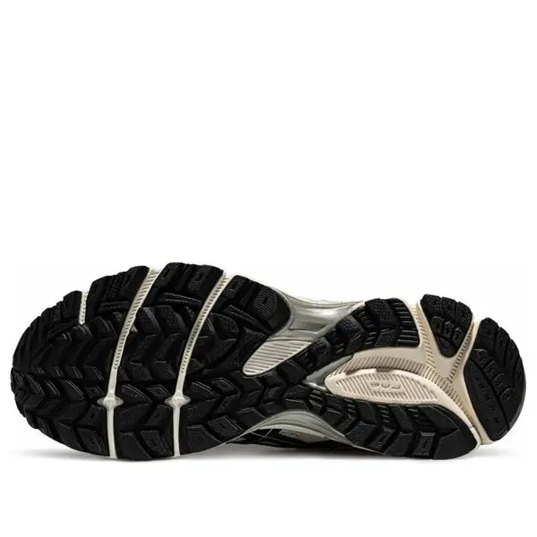 Asics Gel-kahana Fl Athletic Sneakers - White/black