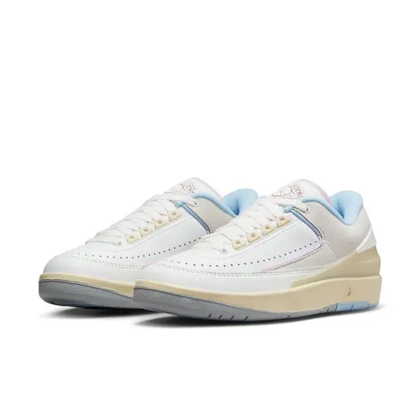JORDAN Air 2 Low "look, Up In The Air - White/varsity Red/ice Blue