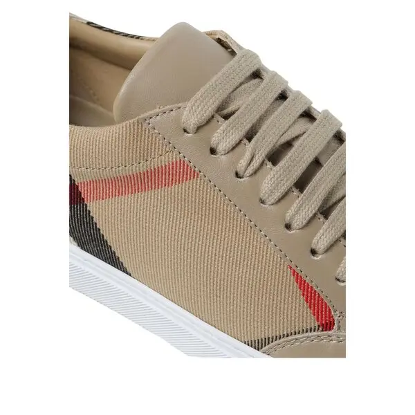 Burberry 24 Salmond Sneakers