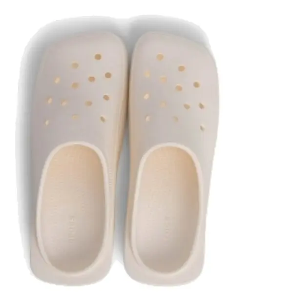 CROCS Classic Blunt Toe Clogs