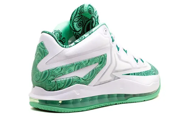 Nike Max Lebron Low Top Sneakers