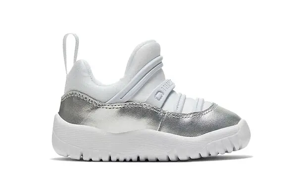 JORDAN Air 11 Flex Sneakers