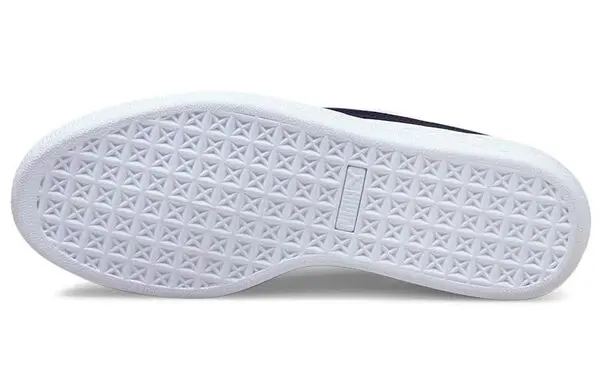 PUMA Basket Classic 21 Sneakers - White/blue