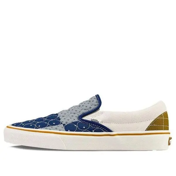 VANS Classic Slip-on Quilted Bandana Sneakers - White/blue