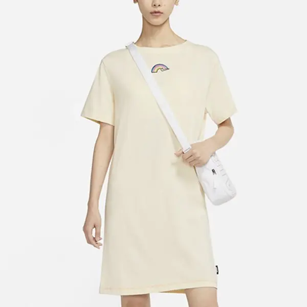 Nike As W Sportswear Dress Tee