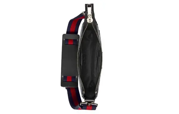 Gucci Gg Supreme Small Messenger Bag - Black