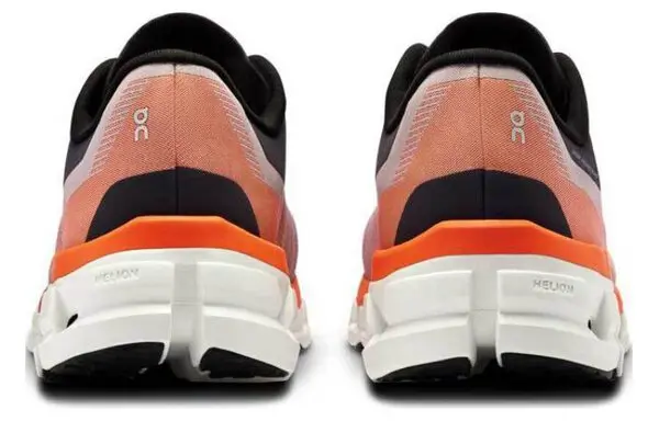 On Cloudflow 4 Sneakers - Quartz/flame