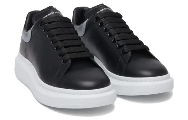 Alexander McQueen Larry Leather Sneakers - Black/white