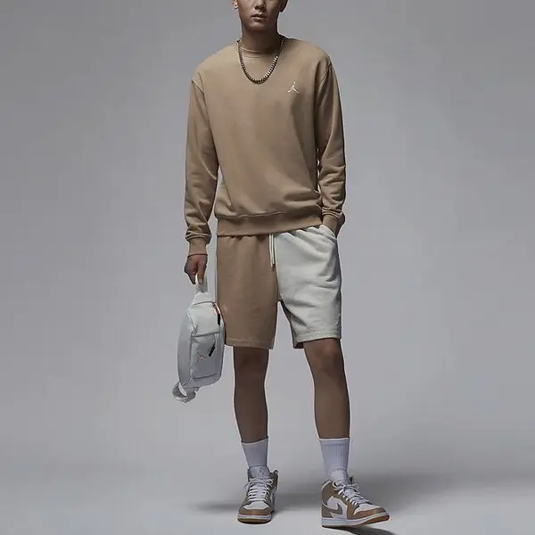 JORDAN Essentials Logo Crewneck Sweatshirt