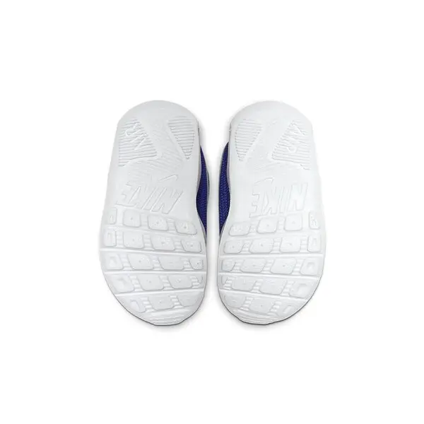 Nike Max Oketo Sneakers