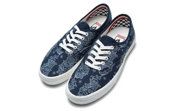 VANS Authentic "blue Whitepaisley Printlow Top" Sneakers - Blue/white