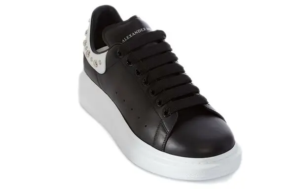 Alexander McQueen Oversized Studded Leather Sneakers - Black/white