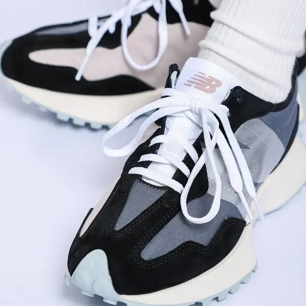 NEW BALANCE 327 Sneakers - Black/white