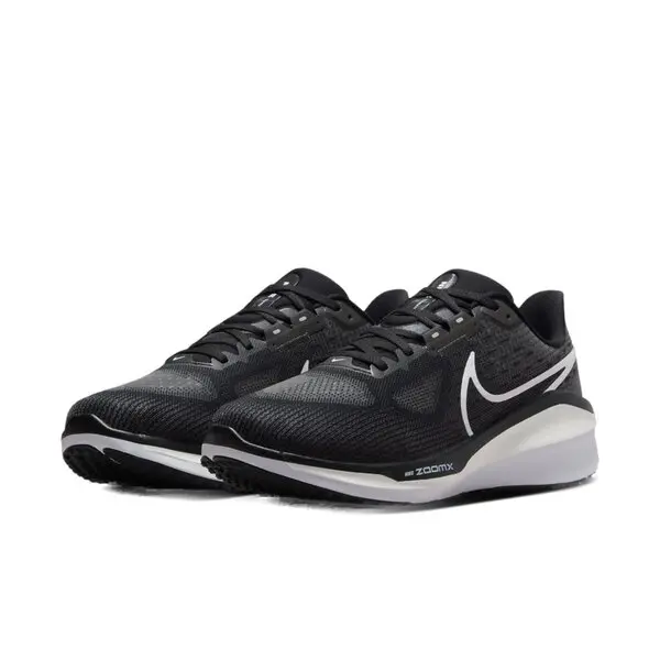 Nike Zoom Vomero 17 Extra Wide Sneakers