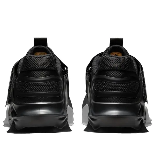 Nike Savaleos Athletic Shoes - Black/white