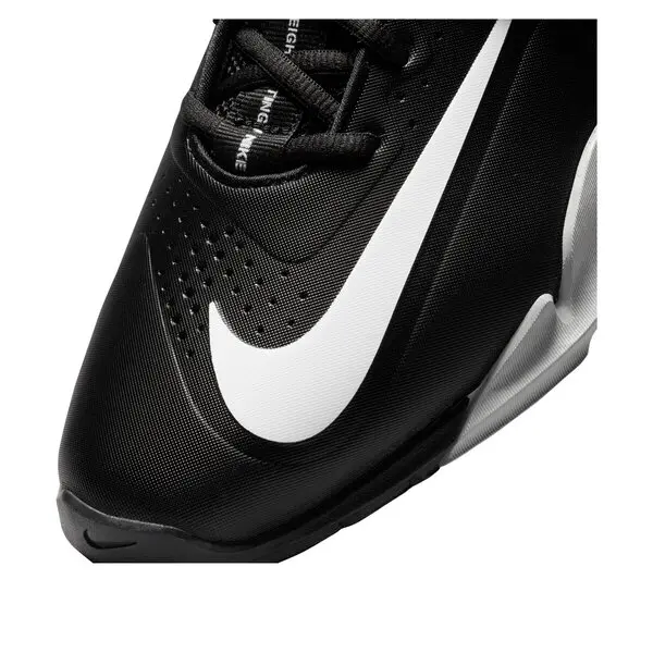 Nike Savaleos Athletic Shoes - Black/white