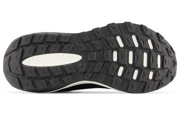 NEW BALANCE Dynasoft Nitrel V5 Low Top Sneakers - Black/white