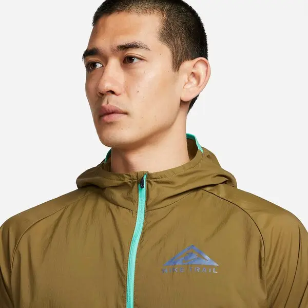 Nike Trail Aireez Lightweight Hooded Running Jacket - Olive/green