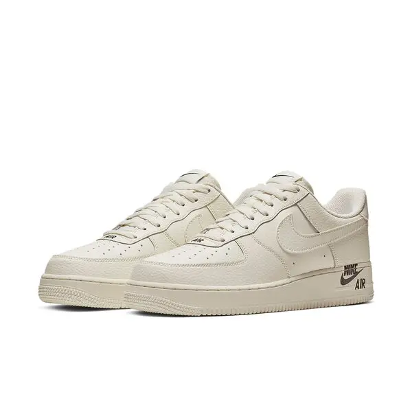 Nike Force 1 '07 Low Top Sneakers