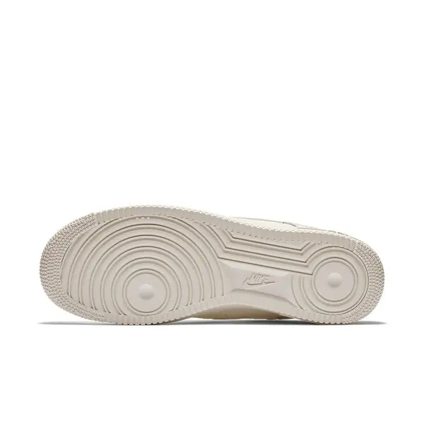 Nike Force 1 '07 Low Top Sneakers