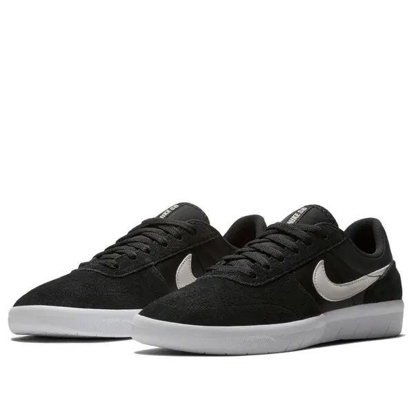 Nike Team Classic Sb Low Top Sneakers - Black