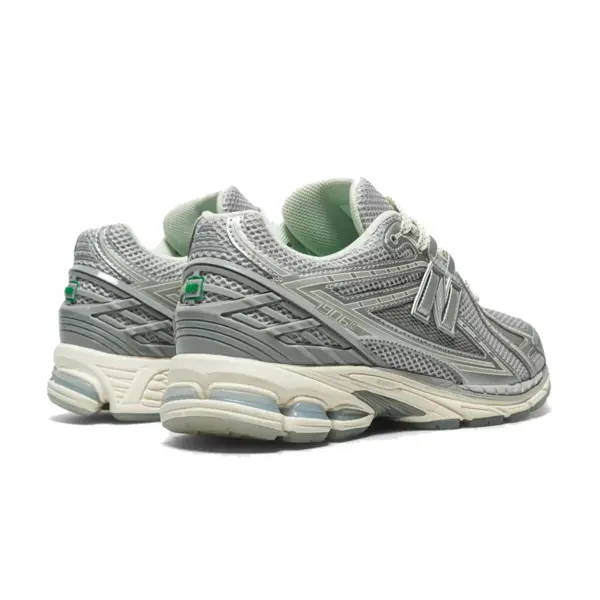 NEW BALANCE 1906r Sneakers